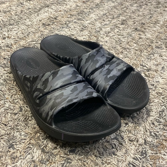 OOFOS | Shoes | Oofos Mens Ooahh Sport Slide Sandal Black Camo Sz 4 | Poshmark